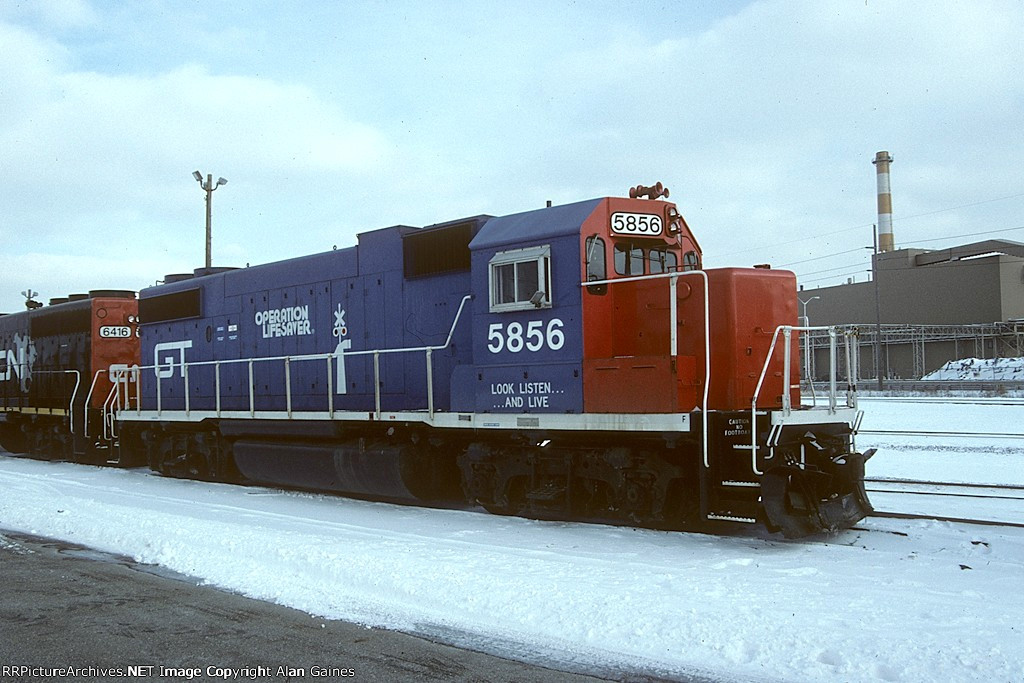GTW GP38-2 5856